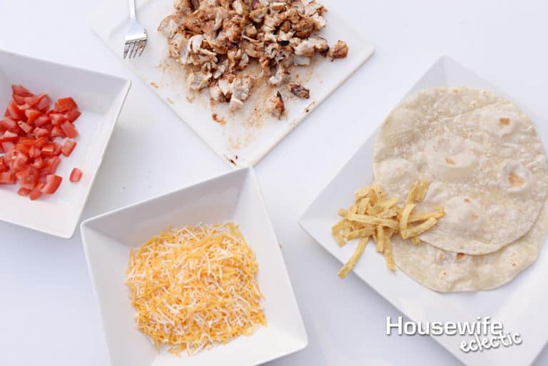 BBQ Chicken Wraps- the best chicken wrap.... ever! - Housewife Eclectic