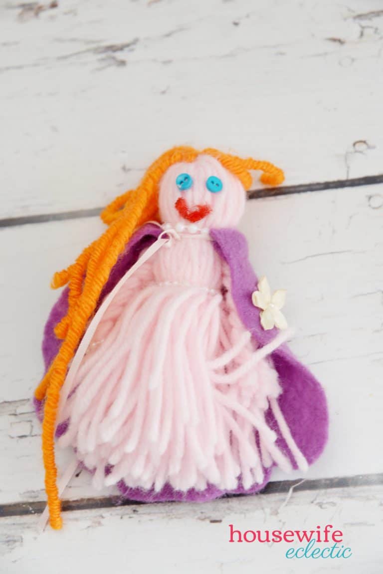 How To Make a Yarn Doll (Frozen Yarn Dolls) - Housewife Eclectic