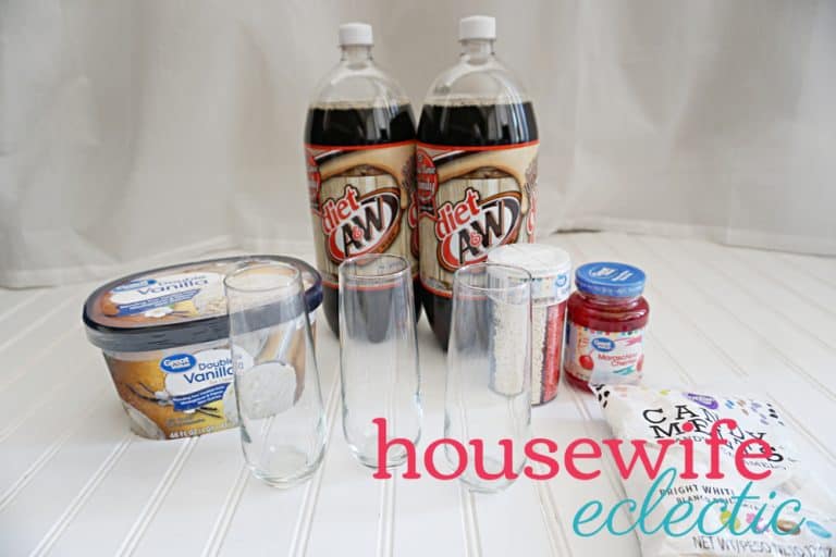 Red, White and Blue Root Beer Floats - Housewife Eclectic