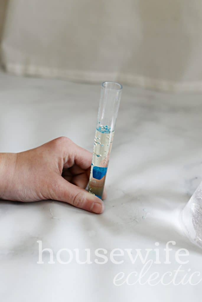 How to Make a Mini Lava Lamp - Housewife Eclectic