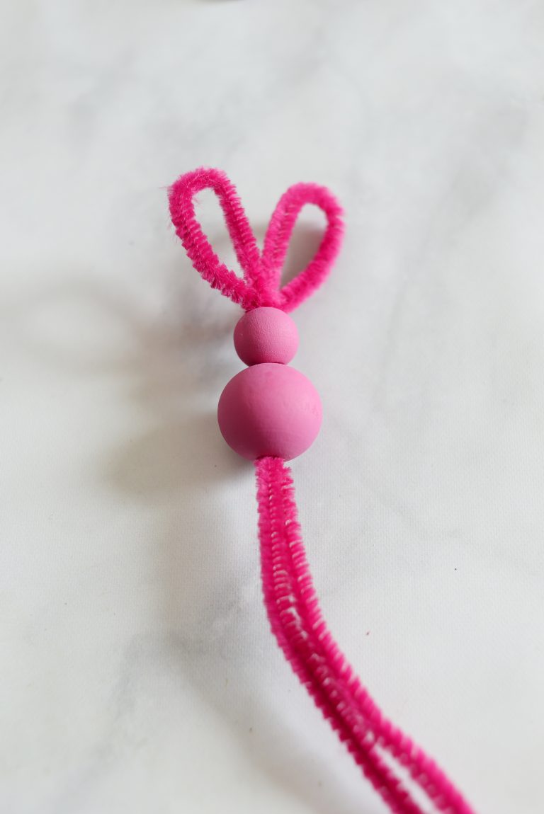 How To Make Pipe Cleaner Bunnies - Housewife Eclectic