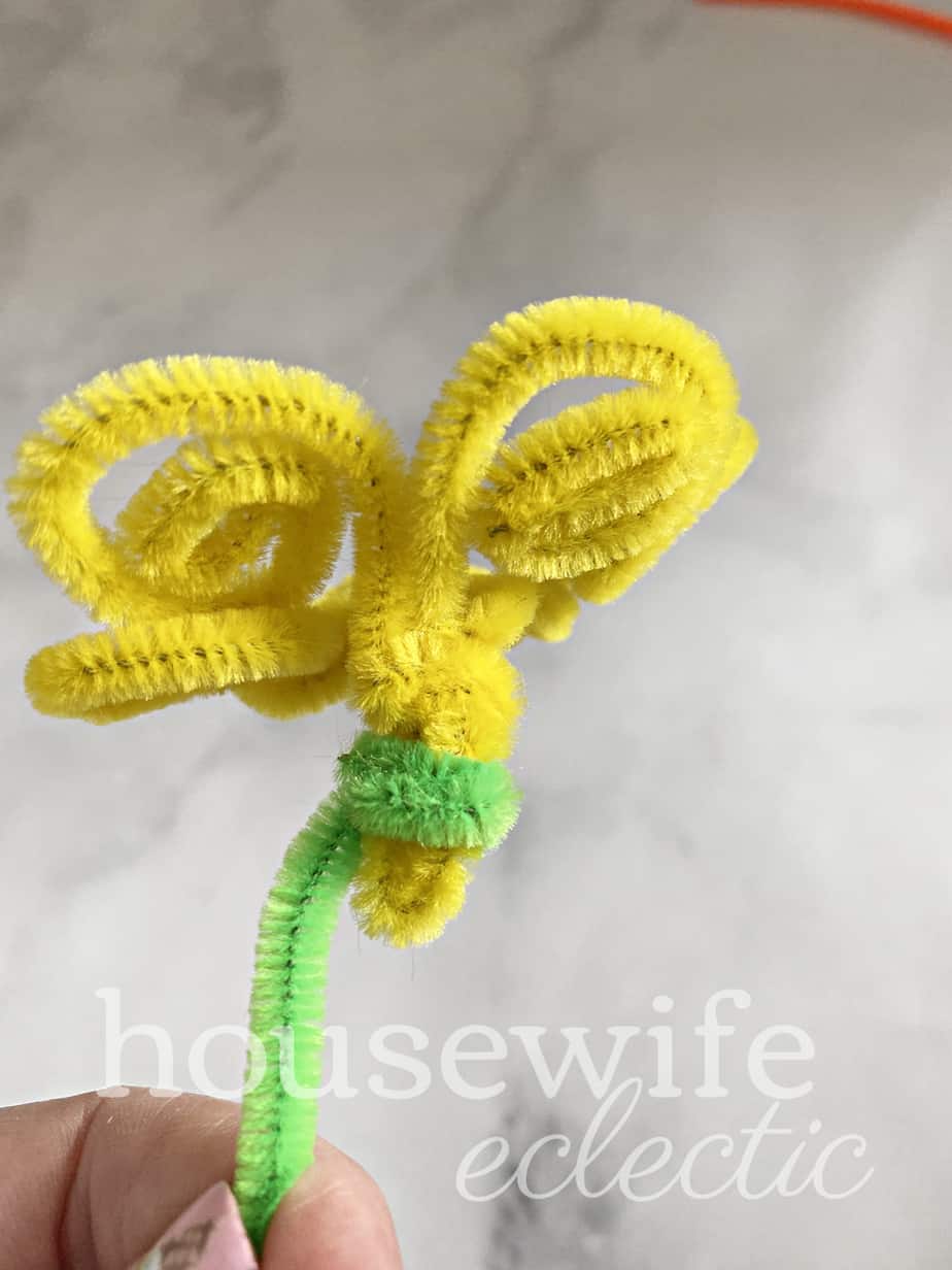 Pipe Cleaner Flowers - Housewife Eclectic